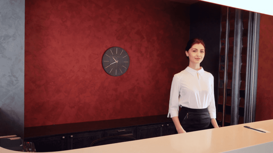 How to Be a Good Receptionist - ClarusApex